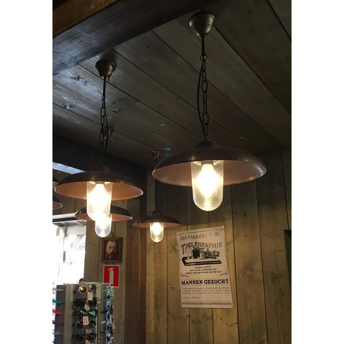 Lampe d'extérieur suspendue à chaîne modèle Vienna en cuivre